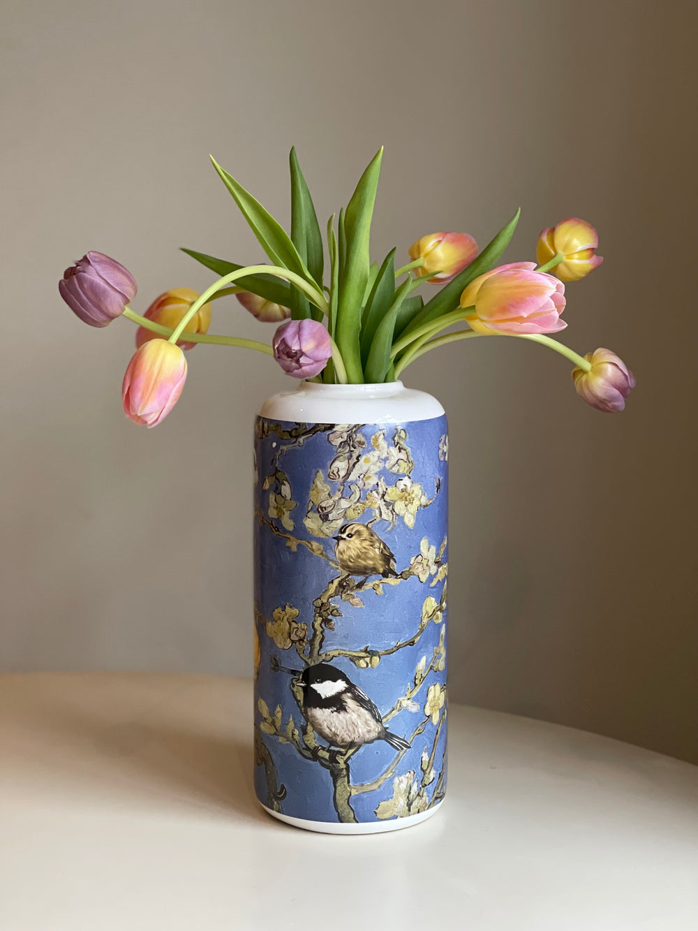 Cylinder Vase 'Vincent van Gogh' - Buy your Delft Blue Vase at DutchGrown